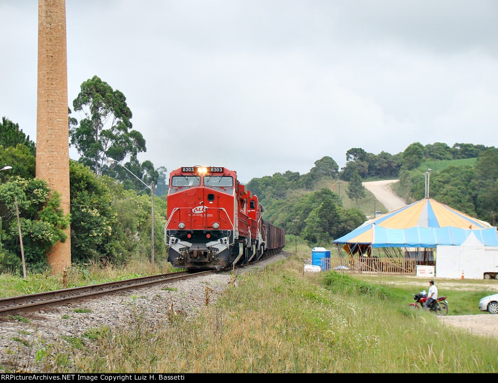 D9-40BBW DASH-9 8303